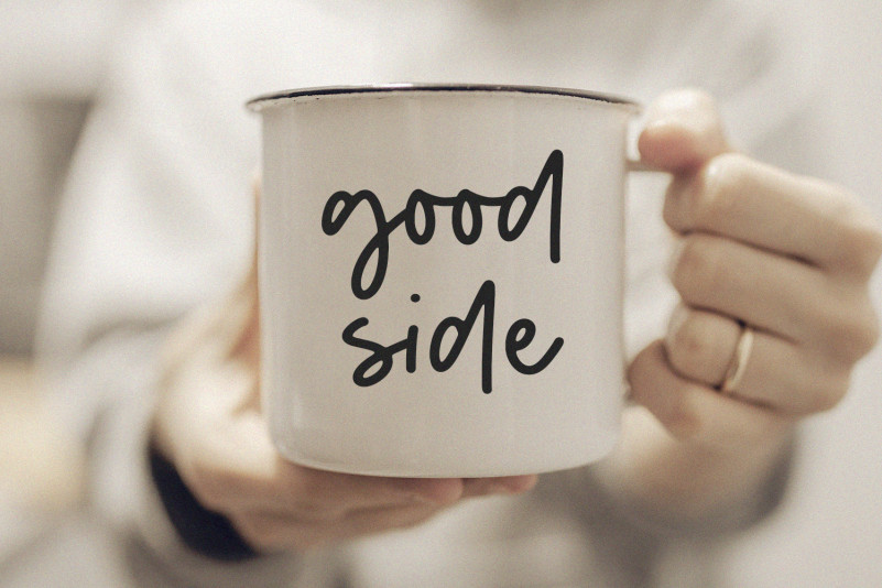 Golden Estella Font - Download Free Font