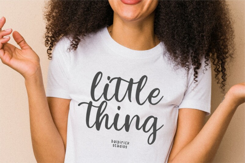 White Apricot Font - Download Free Font